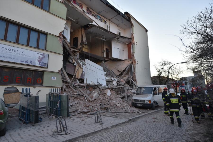 Katastrofa budowlana w Łodzi. Zawaliła się frontowa ściana w kamienicy ...